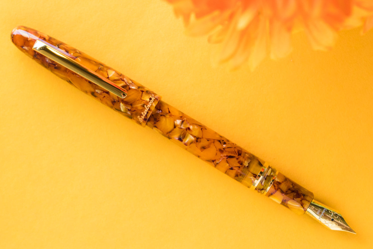 Esterbrook Estie Fountain Pen - Honeycomb/Gold - The Goulet Pen Company